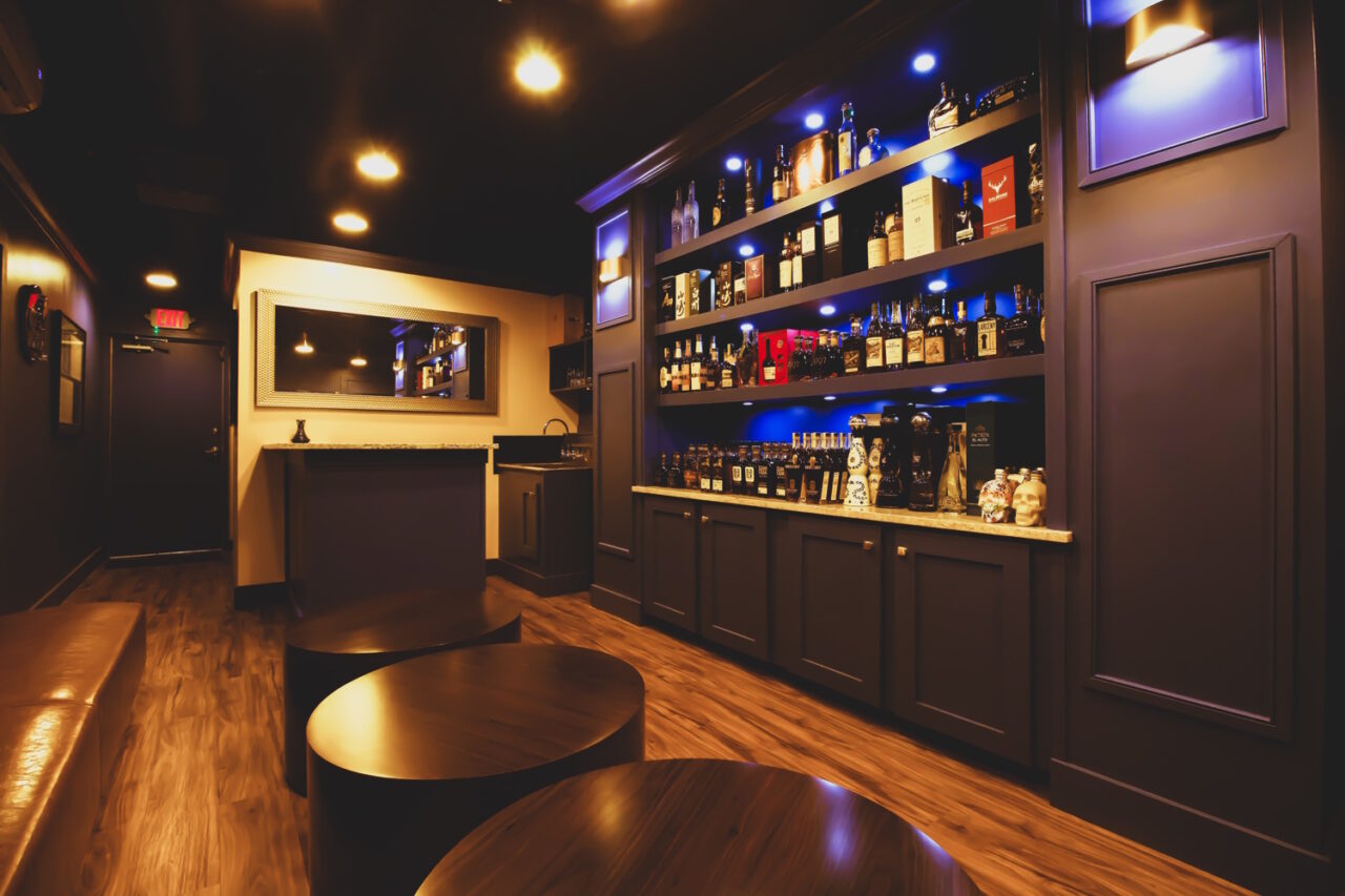 About | Executive Cigar Shop & Lounge